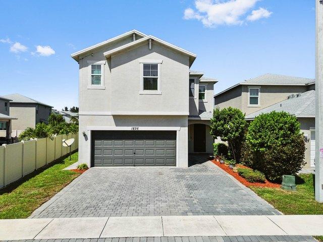 1826 Lake Cove Dr, Lake Worth, FL 33460