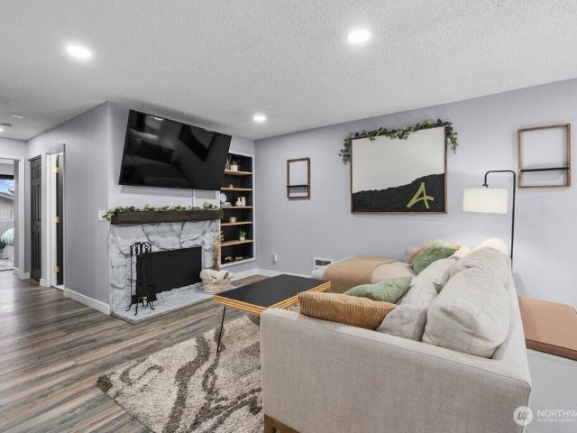1826 S 330th St, Unit D, Federal Way, WA 98003 | MLS #2514