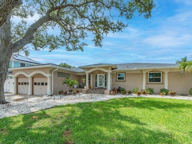1826 Venetian Point Dr, Clearwater, FL 33755
