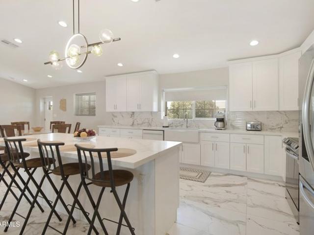 1826 W Oraibi Dr, Phoenix, AZ 85027
