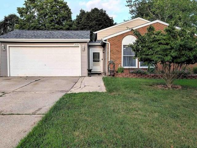 1826 Windingway Dr, Wixom, MI 48393