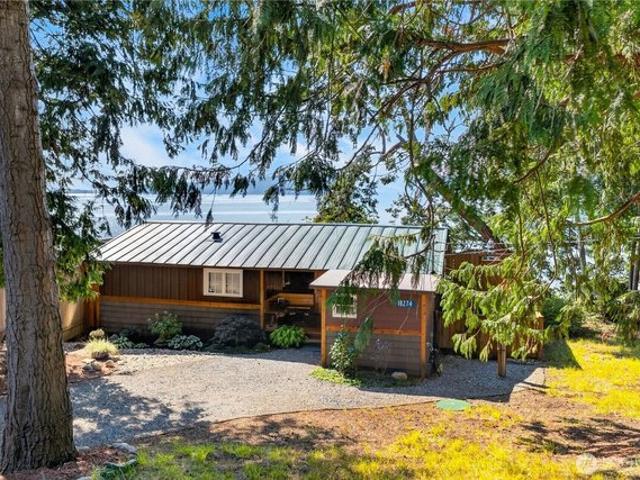 18274 Capet Zalsiluce Rd, La Conner, WA 98257