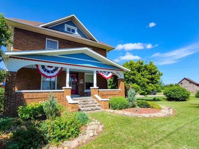 1827 Newport Rd, Newport, MI 48166