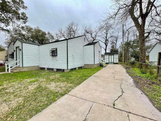 1827 Neuman, La Marque, TX 77568 | MLS #28640 | Compass