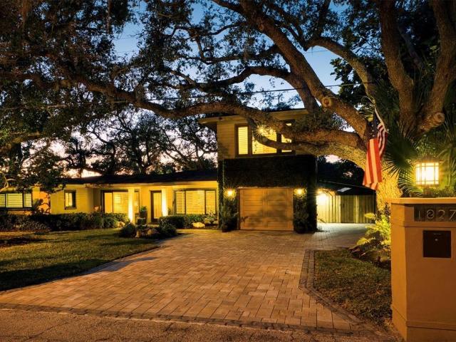 1827 Baywood Dr, Sarasota, FL 34231 | MLS #A4633 | Compass