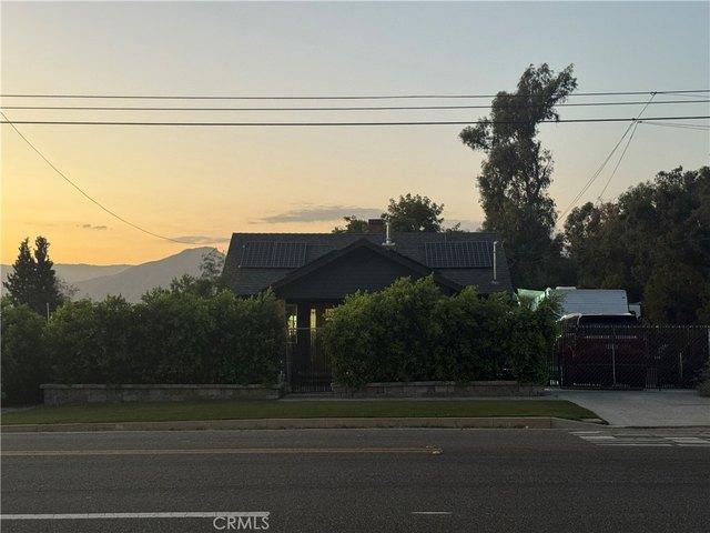 1827 E Citrus Ave, Redlands, CA 92374