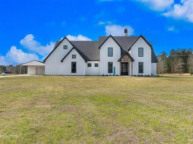 1827 Gravel Point Rd, Frierson, LA 71027