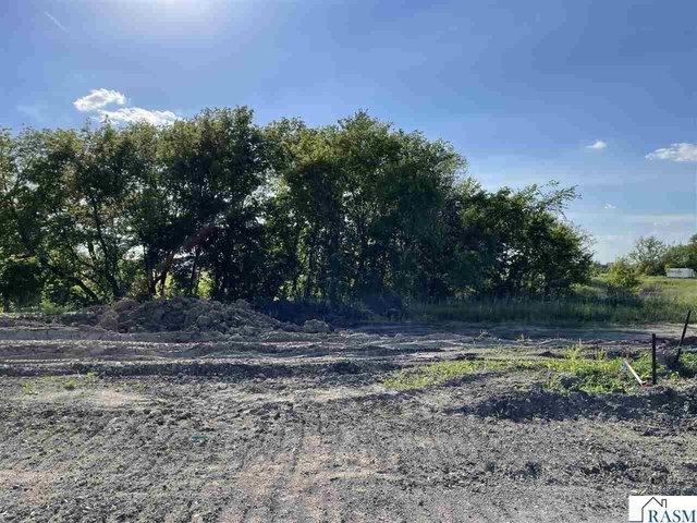 1827 Indigo Trl, Mankato, MN 56001