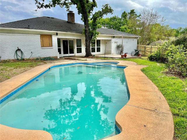 1827 Rhinevalley Dr, Arlington, TX 76012 | MLS #21224 | Compass