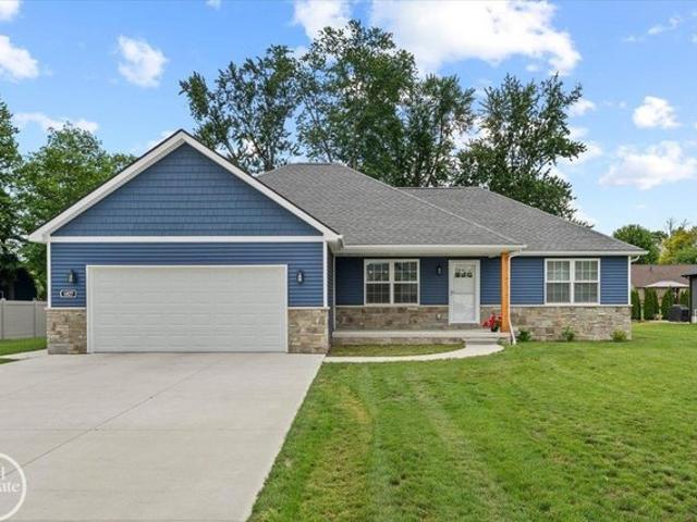 1827 Riley Rd, Saint Clair, MI 48079