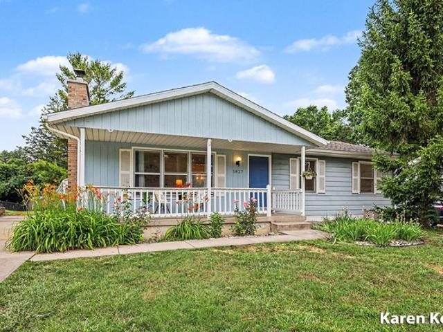 1827 Rowland Ave SE, Grand Rapids, MI 49546