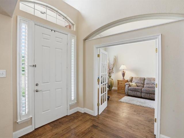 1827 Windsong Circle