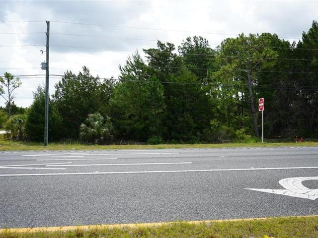 18284 Commercial Way, Weeki Wachee, FL 34614