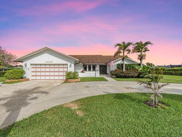 18285 SW 216th St, Miami, FL 33170