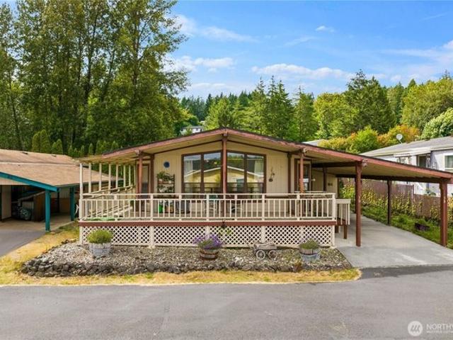18289 E State Route 3 Spc 38, Allyn, WA 98524