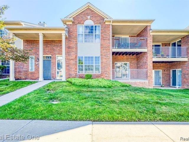1828 NE Flagstone Cir Unit 40, Rochester, MI 48307