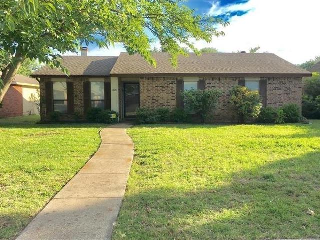 1828 Angelina Dr, Garland, TX 75040