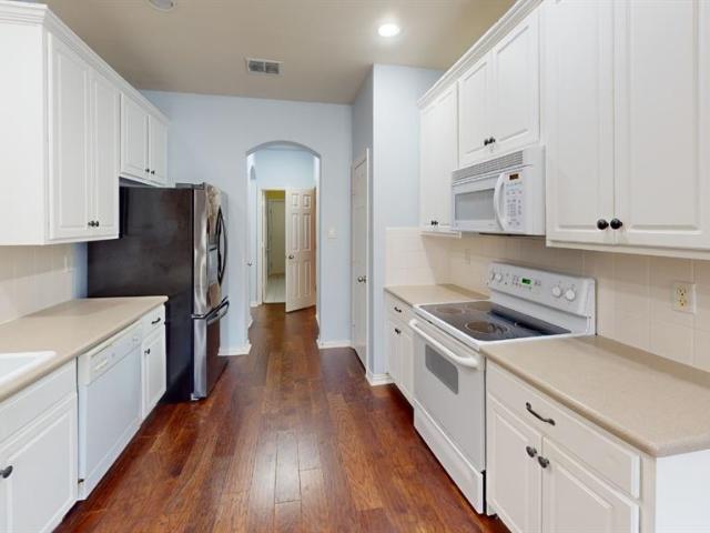 1828 Branch Trail