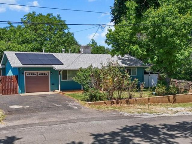 1828 Cabello St, Shasta Lake, CA 96019