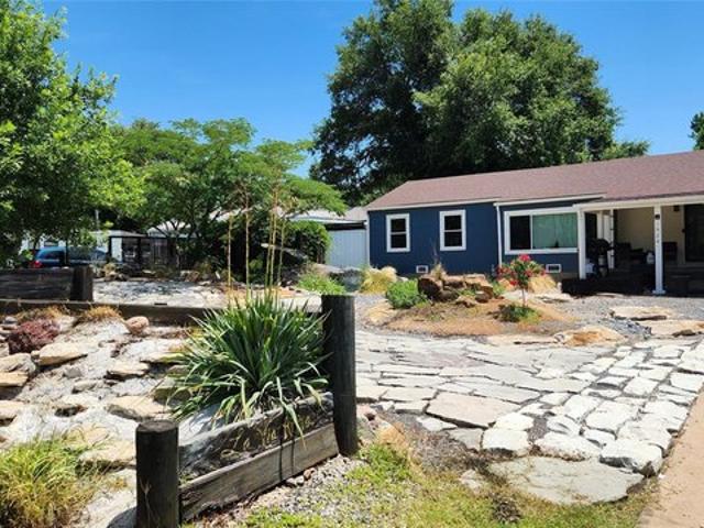 1828 E 10th St, Okmulgee, OK 74447