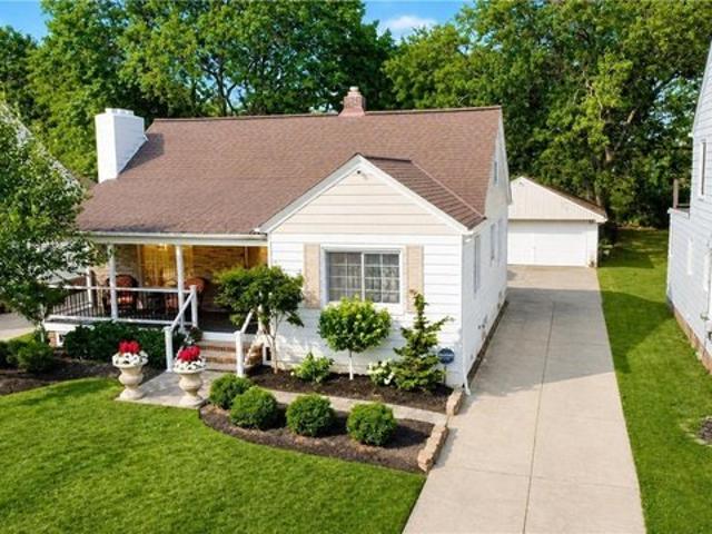 1828 E 291st St, Wickliffe, OH 44092