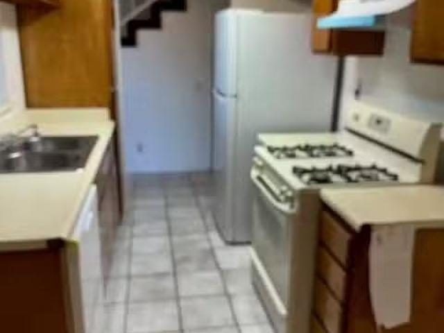 1828 E Ave j9, Unit 3 1828 E Avenue J9 #3