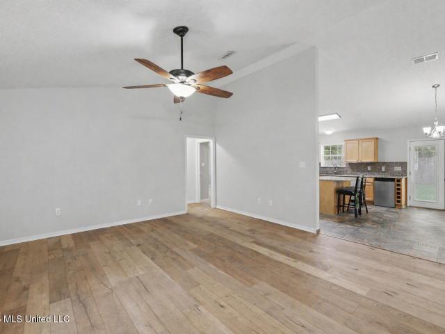 1828 Piney Lane