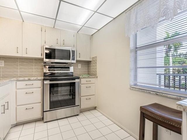 1828 Pine Valley Dr Apt 201, Fort Myers, FL 33907