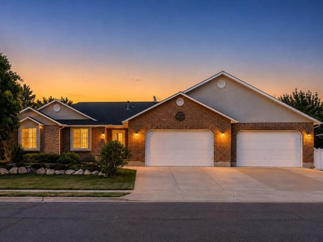 1828 W 1400 N, Clinton, UT 84015
