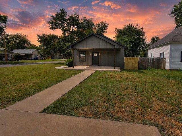 1828 W Idaho Ave, Chickasha, OK 73018