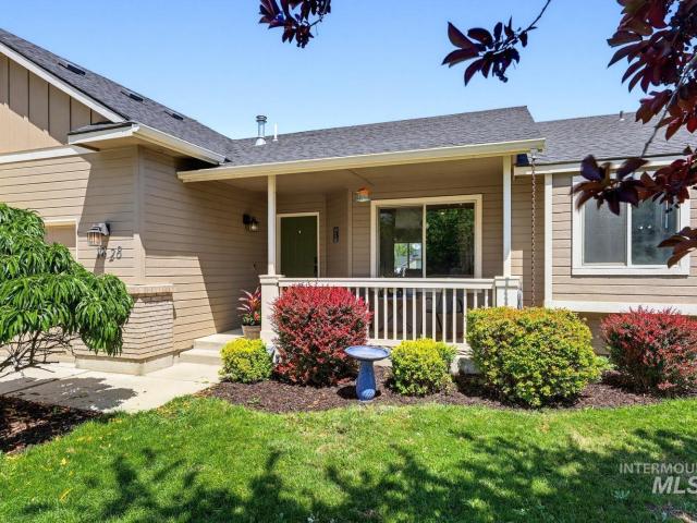1828 W Lotus Ponds Crt