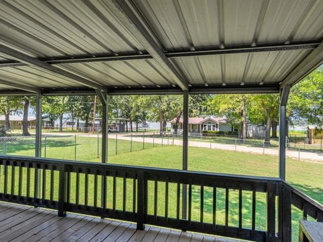 18297 Pine Dr, Eustace, TX 75124