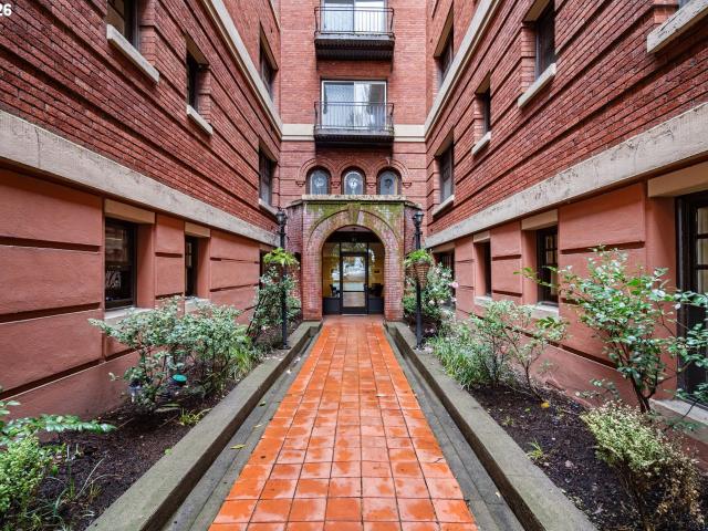 1829 nw lovejoy st # 408