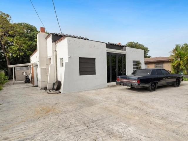 1829 NW 5th St, Miami, FL 33125