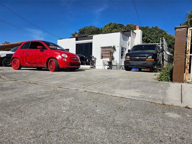 1829 NW 5th St, Miami, FL 33125