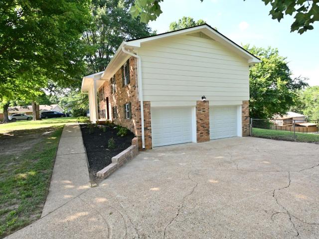 1829 Bay Hill Drive