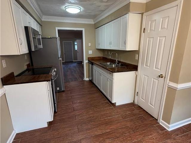 1829 Candlelight DR