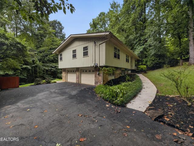 1829 Chicadee Drive