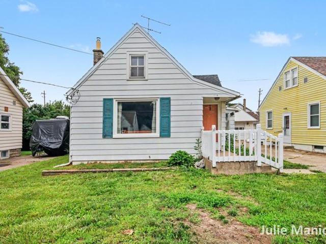 1829 Delwood Ave SW, Wyoming, MI 49509