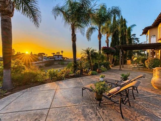 1829 Elevado Rd, Vista, CA 92084