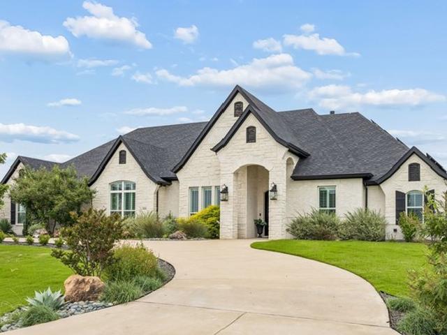 1829 Ryder Lee Ln, Waxahachie, TX 75165