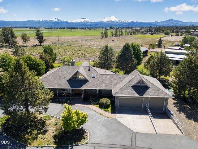 18203 Fadjur Ln, Sisters, OR 97759
