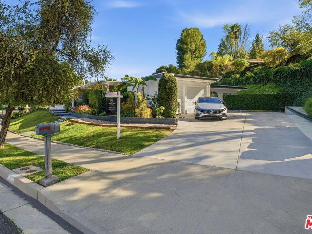 18202 Lake Encino Dr, Encino, CA 91316 | MLS #26645