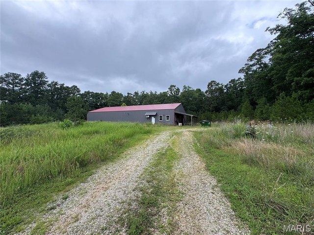 18205 Whitlock Rd, Licking, MO 65542