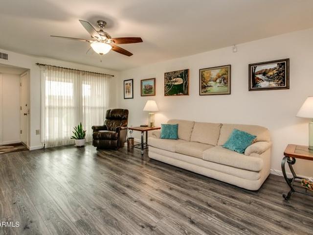 18206 N Stonebrook Dr, Sun City West, AZ 85375