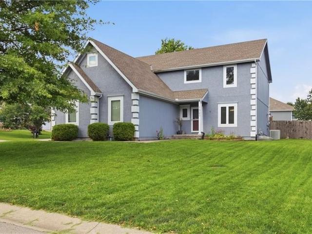 1820 N 160th St, Basehor, KS 66007