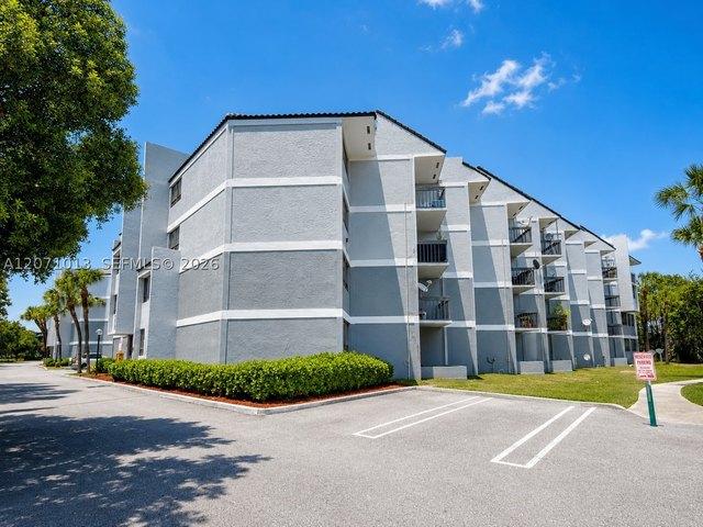 1820 N Congress Ave Apt 305, West Palm Beach, FL 33401