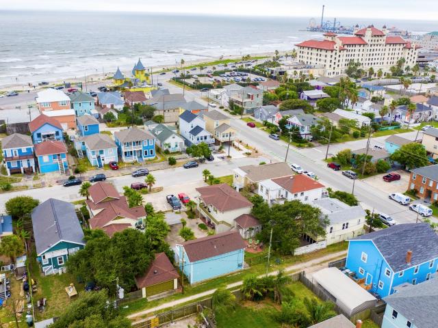 1820 Avenue O 1/2, Galveston, TX 77550 | MLS #97924 | Compass
