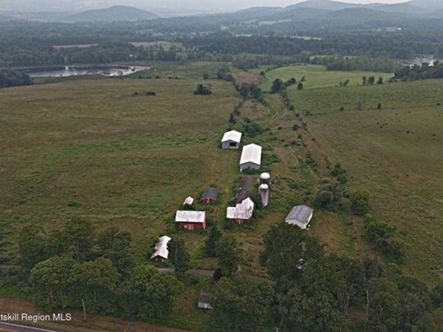 1820 CO Route 7, Ancram, NY 12502