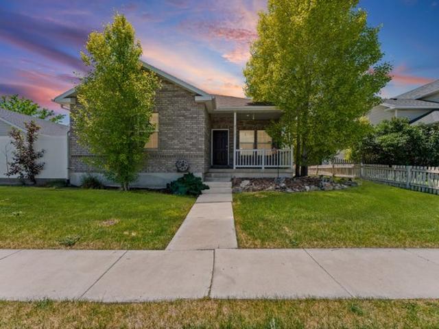 1820 E Cedar St, Eagle Mountain, UT 84005